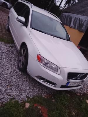 Balts Volvo V70 2011 Tallina, ar dzinēja tilpumu 2.00 L un nobraukumu 0 tūkst. km par 3000 €, foto 3 vietnē AUTOMOTO.COM.LV