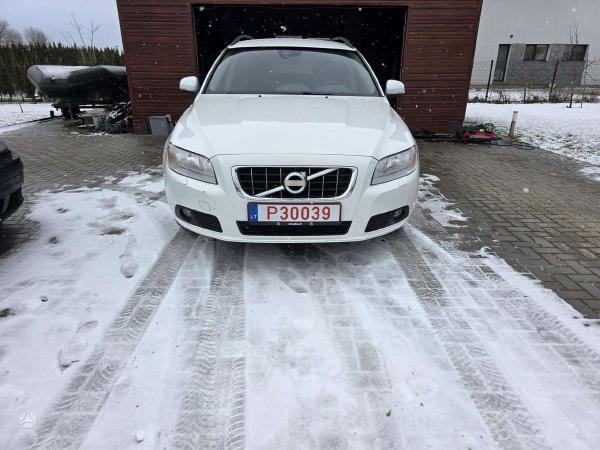 Balts Volvo V70 2012 Viļņa, ar dzinēja tilpumu 2.40 L un nobraukumu 252 tūkst. km par 6500 €, foto 2 vietnē AUTOMOTO.COM.LV