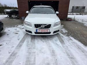 White Volvo V70 2012 in Vilnius, with an engine capacity of 2.40 L and mileage of 252 thousand km for 6500 €, photo 2 on AUTOMOTO.COM.LV