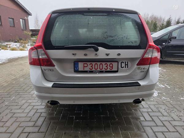 Balts Volvo V70 2012 Viļņa, ar dzinēja tilpumu 2.40 L un nobraukumu 252 tūkst. km par 6500 €, foto 5 vietnē AUTOMOTO.COM.LV