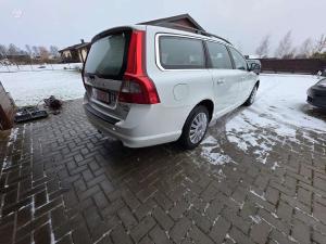 White Volvo V70 2012 in Vilnius, with an engine capacity of 2.40 L and mileage of 252 thousand km for 6500 €, photo 8 on AUTOMOTO.COM.LV