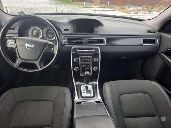 Balts Volvo V70 2012 Viļņa, ar dzinēja tilpumu 2.40 L un nobraukumu 252 tūkst. km par 6500 €, foto 10 vietnē AUTOMOTO.COM.LV