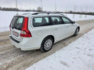 White Volvo V70 2012 in Vilnius, with an engine capacity of 2.40 L and mileage of 253 thousand km for 6500 €, photo 15 on AUTOMOTO.COM.LV