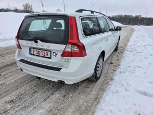 White Volvo V70 2012 in Vilnius, with an engine capacity of 2.40 L and mileage of 253 thousand km for 6500 €, photo 16 on AUTOMOTO.COM.LV