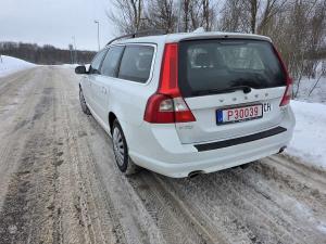White Volvo V70 2012 in Vilnius, with an engine capacity of 2.40 L and mileage of 253 thousand km for 6500 €, photo 20 on AUTOMOTO.COM.LV