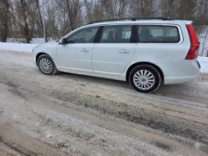 White Volvo V70 2012 in Vilnius, with an engine capacity of 2.40 L and mileage of 253 thousand km for 6500 €, photo 23 on AUTOMOTO.COM.LV