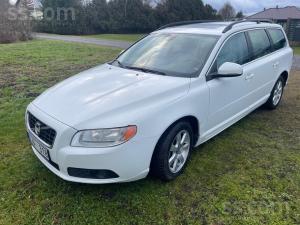 White Volvo V70 2012 in Riga, with an engine capacity of 2.00 L and mileage of 326 thousand km for 6200 €, photo 2 on AUTOMOTO.COM.LV