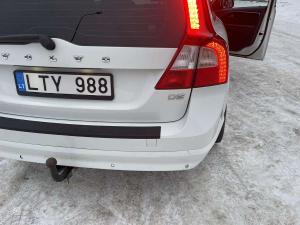 White Volvo V70 2012 in Vilnius, with an engine capacity of 1.60 L and mileage of 348 thousand km for 4000 €, photo 7 on AUTOMOTO.COM.LV