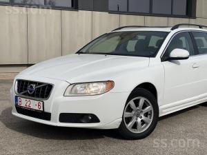 White Volvo V70 2012 in Riga, with an engine capacity of 2.00 L and mileage of 326 thousand km for 4990 €, photo 8 on AUTOMOTO.COM.LV