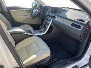 White Volvo V70 2012 in Riga, with an engine capacity of 2.00 L and mileage of 326 thousand km for 4990 €, photo 17 on AUTOMOTO.COM.LV