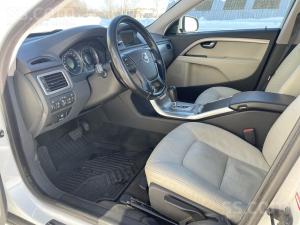 White Volvo V70 2012 in Riga, with an engine capacity of 2.00 L and mileage of 326 thousand km for 4990 €, photo 19 on AUTOMOTO.COM.LV