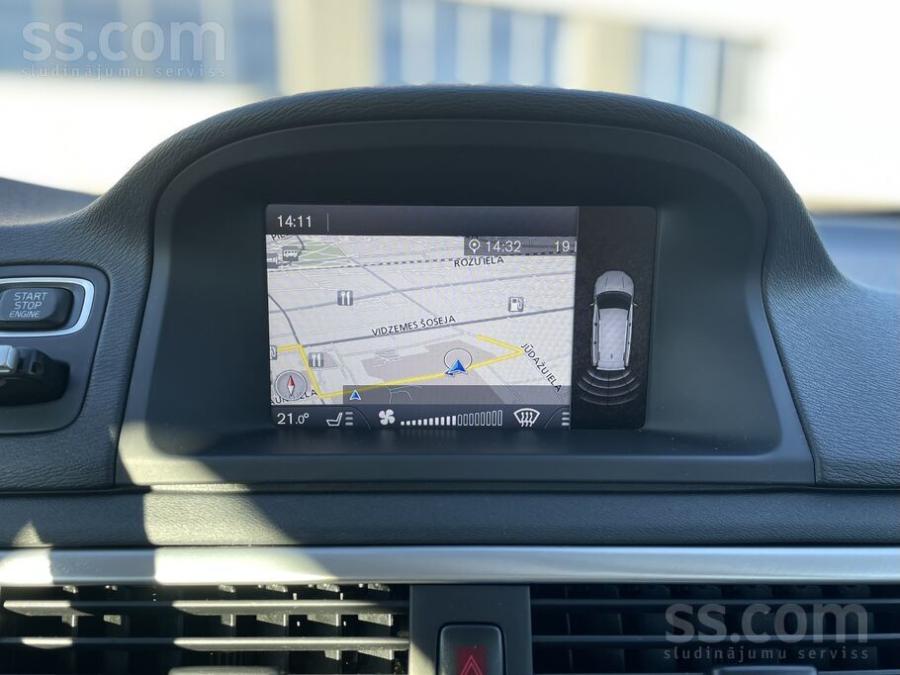 White Volvo V70 2012 in Riga, with an engine capacity of 2.00 L and mileage of 326 thousand km for 4990 €, photo 27 on AUTOMOTO.COM.LV