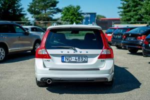 Balts Volvo V70 2012 Liepāja, ar dzinēja tilpumu 2.00 L un nobraukumu 368 tūkst. km par 6500 €, foto 4 vietnē AUTOMOTO.COM.LV