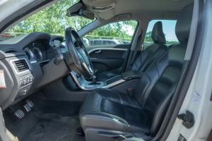 Balts Volvo V70 2012 Liepāja, ar dzinēja tilpumu 2.00 L un nobraukumu 368 tūkst. km par 6500 €, foto 9 vietnē AUTOMOTO.COM.LV