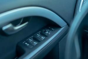 Balts Volvo V70 2012 Liepāja, ar dzinēja tilpumu 2.00 L un nobraukumu 368 tūkst. km par 6500 €, foto 26 vietnē AUTOMOTO.COM.LV