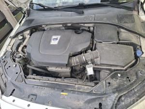 White Volvo V70 2012 in Liepaja, with an engine capacity of 2.00 L and mileage of 345 thousand km for 4950 €, photo 15 on AUTOMOTO.COM.LV