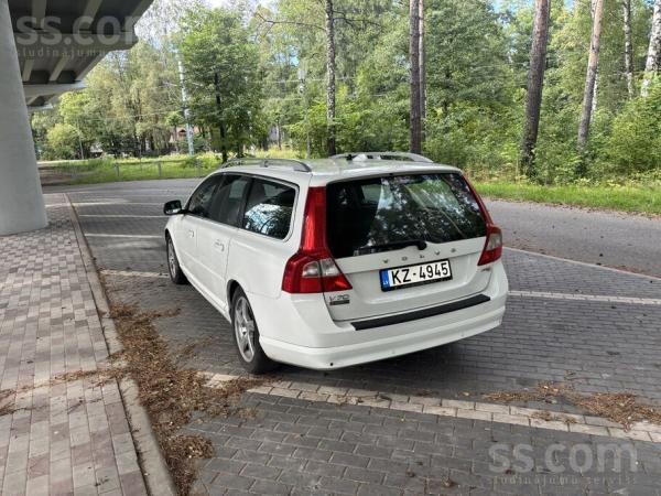 Белый Вольво В70 2012 в Юрмала, объемом двигателя 1.60 л и пробегом 363 тыс. км за 4000 €, фото 4 на AUTOMOTO.COM.LV