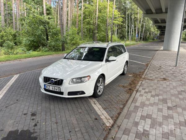 Белый Вольво В70 2012 в Юрмала, объемом двигателя 1.60 л и пробегом 363 тыс. км за 4000 €, фото 1 на AUTOMOTO.COM.LV