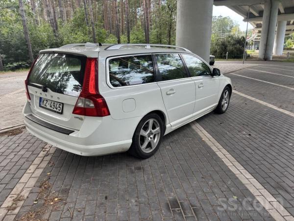 Белый Вольво В70 2012 в Юрмала, объемом двигателя 1.60 л и пробегом 363 тыс. км за 4000 €, фото 6 на AUTOMOTO.COM.LV