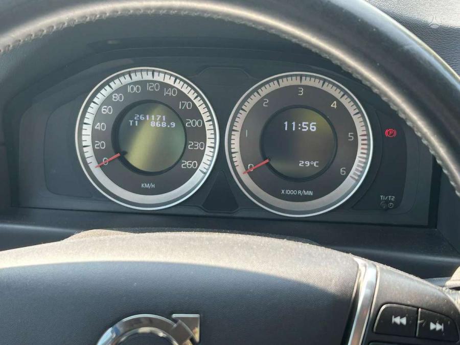 Белый Вольво В70 2012 в Каунас, объемом двигателя 1.56 л и пробегом 262 тыс. км за 6500 €, фото 7 на AUTOMOTO.COM.LV