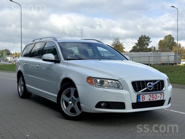 Balts Volvo V70 2012 Rēzekne, ar dzinēja tilpumu 2.00 L un nobraukumu 287 tūkst. km par 6990 €, foto 3 vietnē AUTOMOTO.COM.LV