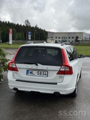 White Volvo V70 2013 in Riga, with an engine capacity of 2.40 L and mileage of 284 thousand km for 6300 €, photo 7 on AUTOMOTO.COM.LV