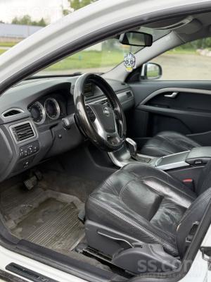 White Volvo V70 2013 in Riga, with an engine capacity of 2.40 L and mileage of 284 thousand km for 6300 €, photo 13 on AUTOMOTO.COM.LV
