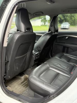 White Volvo V70 2013 in Riga, with an engine capacity of 2.40 L and mileage of 284 thousand km for 6300 €, photo 18 on AUTOMOTO.COM.LV