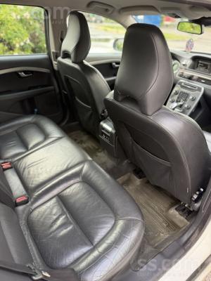White Volvo V70 2013 in Riga, with an engine capacity of 2.40 L and mileage of 284 thousand km for 6300 €, photo 21 on AUTOMOTO.COM.LV