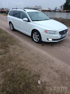 Balts Volvo V70 2013 Daugavpils, ar dzinēja tilpumu 2.00 L un nobraukumu 335 tūkst. km par 7000 €, foto 3 vietnē AUTOMOTO.COM.LV