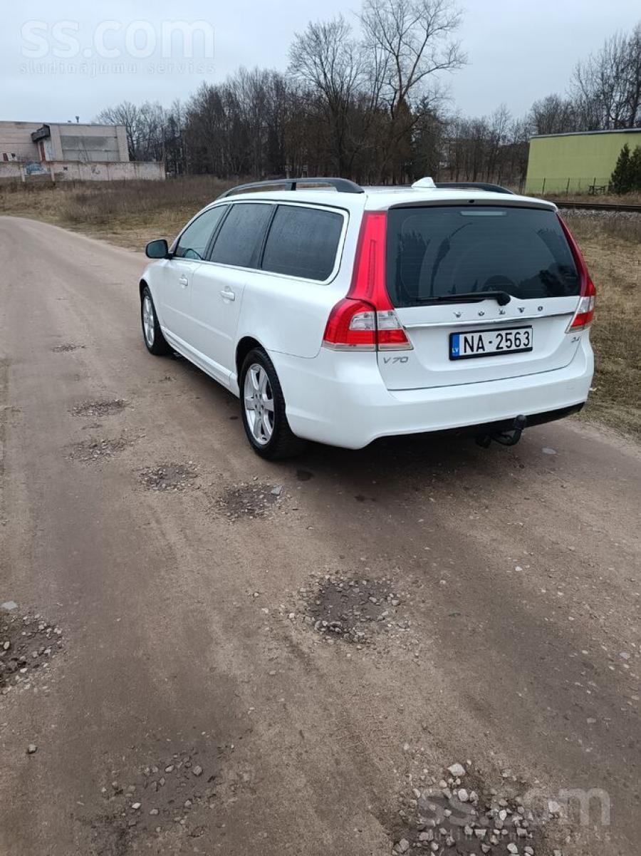 Balts Volvo V70 2013 Daugavpils, ar dzinēja tilpumu 2.00 L un nobraukumu 335 tūkst. km par 7000 €, foto 4 vietnē AUTOMOTO.COM.LV