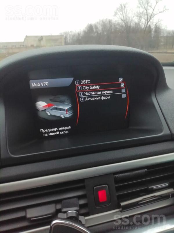 White Volvo V70 2013 in Daugavpils, with an engine capacity of 2.00 L and mileage of 335 thousand km for 7000 €, photo 8 on AUTOMOTO.COM.LV