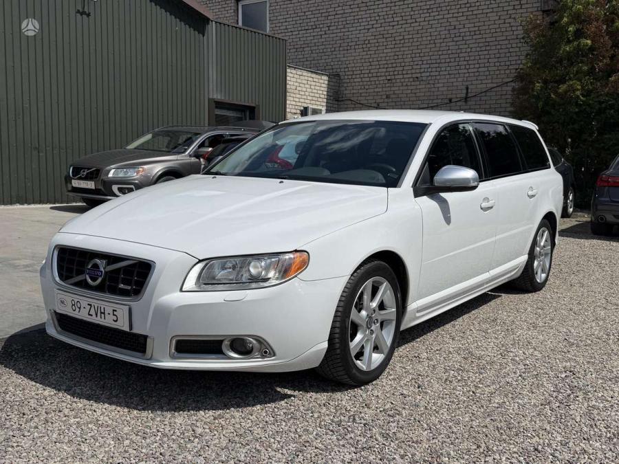 Balts Volvo V70 2013 Kauņa, ar dzinēja tilpumu 1.98 L un nobraukumu 394 tūkst. km par 6650 €, foto 1 vietnē AUTOMOTO.COM.LV