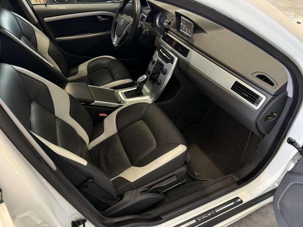 Balts Volvo V70 2013 Kauņa, ar dzinēja tilpumu 1.98 L un nobraukumu 394 tūkst. km par 6650 €, foto 2 vietnē AUTOMOTO.COM.LV