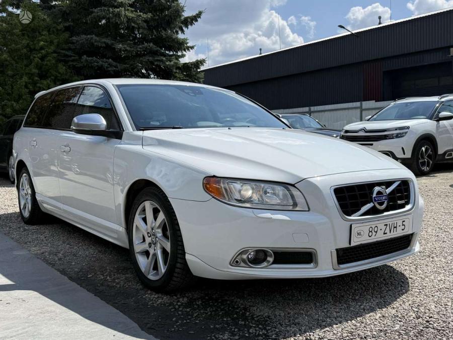 Balts Volvo V70 2013 Kauņa, ar dzinēja tilpumu 1.98 L un nobraukumu 394 tūkst. km par 6650 €, foto 4 vietnē AUTOMOTO.COM.LV