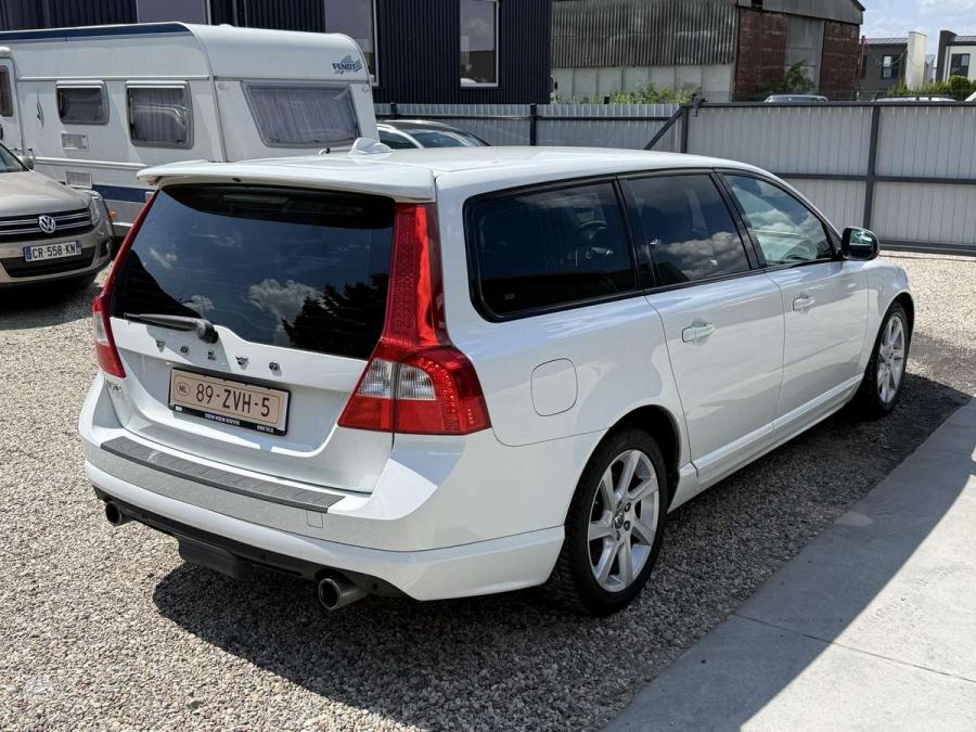 Balts Volvo V70 2013 Kauņa, ar dzinēja tilpumu 1.98 L un nobraukumu 394 tūkst. km par 6650 €, foto 5 vietnē AUTOMOTO.COM.LV