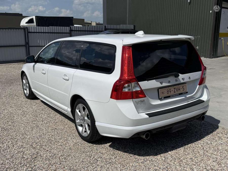 Balts Volvo V70 2013 Kauņa, ar dzinēja tilpumu 1.98 L un nobraukumu 394 tūkst. km par 6650 €, foto 6 vietnē AUTOMOTO.COM.LV