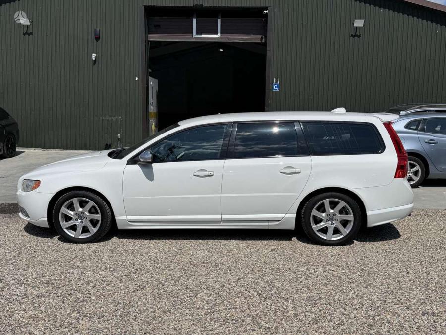 Balts Volvo V70 2013 Kauņa, ar dzinēja tilpumu 1.98 L un nobraukumu 394 tūkst. km par 6650 €, foto 8 vietnē AUTOMOTO.COM.LV