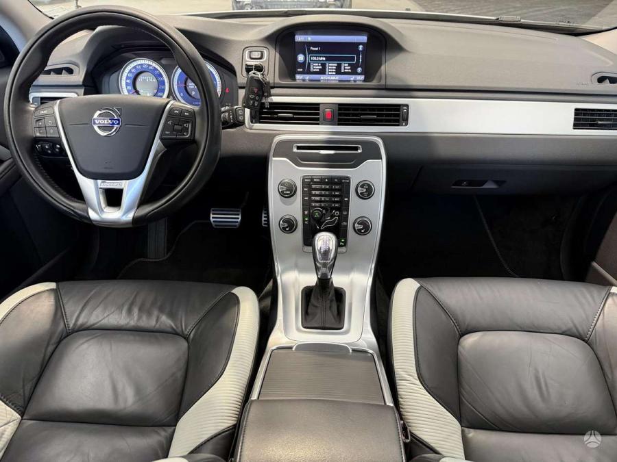 Balts Volvo V70 2013 Kauņa, ar dzinēja tilpumu 1.98 L un nobraukumu 394 tūkst. km par 6650 €, foto 13 vietnē AUTOMOTO.COM.LV