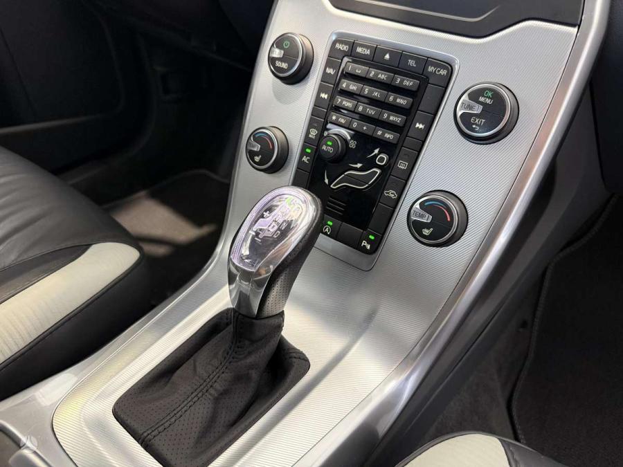 Balts Volvo V70 2013 Kauņa, ar dzinēja tilpumu 1.98 L un nobraukumu 394 tūkst. km par 6650 €, foto 19 vietnē AUTOMOTO.COM.LV