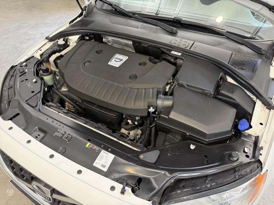 Balts Volvo V70 2013 Kauņa, ar dzinēja tilpumu 1.98 L un nobraukumu 394 tūkst. km par 6650 €, foto 24 vietnē AUTOMOTO.COM.LV