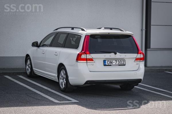 Balts Volvo V70 2013 Rīga, ar dzinēja tilpumu 1.60 L un nobraukumu 309 tūkst. km par 4200 €, foto 6 vietnē AUTOMOTO.COM.LV