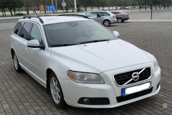Balts Volvo V70 2013 Klaipėda, ar dzinēja tilpumu 0.00 L un nobraukumu 371 tūkst. km par 2540 €, foto 3 vietnē AUTOMOTO.COM.LV