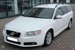 White Volvo V70 2013 in Klaipeda, with an engine capacity of 0.00 L and mileage of 371 thousand km for 2540 €, photo 5 on AUTOMOTO.COM.LV