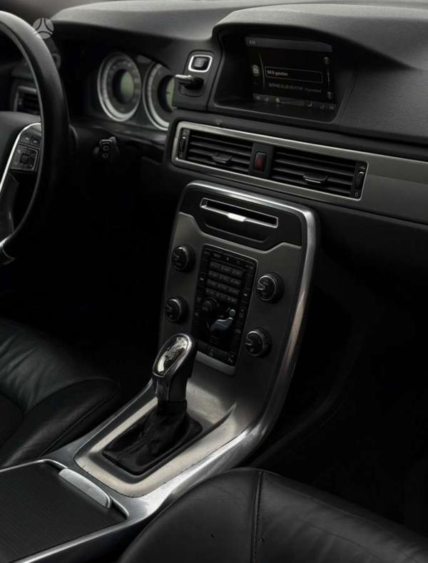 Balts Volvo V70 2013 Klaipėda, ar dzinēja tilpumu 0.00 L un nobraukumu 371 tūkst. km par 2540 €, foto 8 vietnē AUTOMOTO.COM.LV