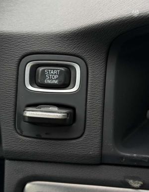 White Volvo V70 2013 in Klaipeda, with an engine capacity of 0.00 L and mileage of 371 thousand km for 2540 €, photo 14 on AUTOMOTO.COM.LV