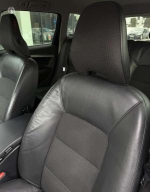 White Volvo V70 2013 in Klaipeda, with an engine capacity of 0.00 L and mileage of 371 thousand km for 2540 €, photo 15 on AUTOMOTO.COM.LV