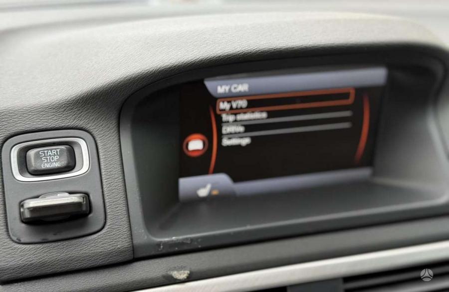 White Volvo V70 2013 in Klaipeda, with an engine capacity of 0.00 L and mileage of 371 thousand km for 2540 €, photo 19 on AUTOMOTO.COM.LV
