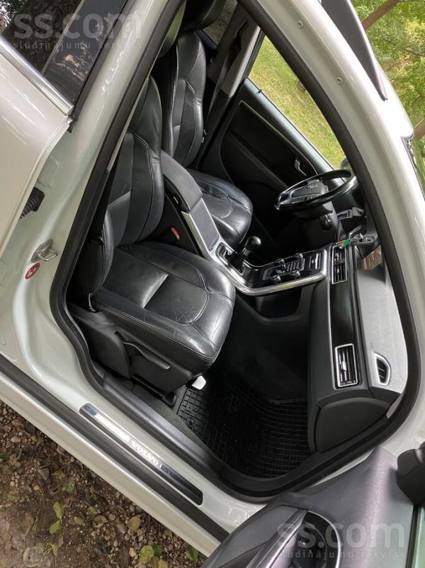 Volvo V70 2013 LiepÄja vietnÄ Balts Volvo V70 2013 LiepÄja, ar dzinÄja tilpumu 1.60 L un nobraukumu 301 tÅ«kst. km par 3500 ā¬, foto 11 vietnÄ AUTOMOTO.COM.LV