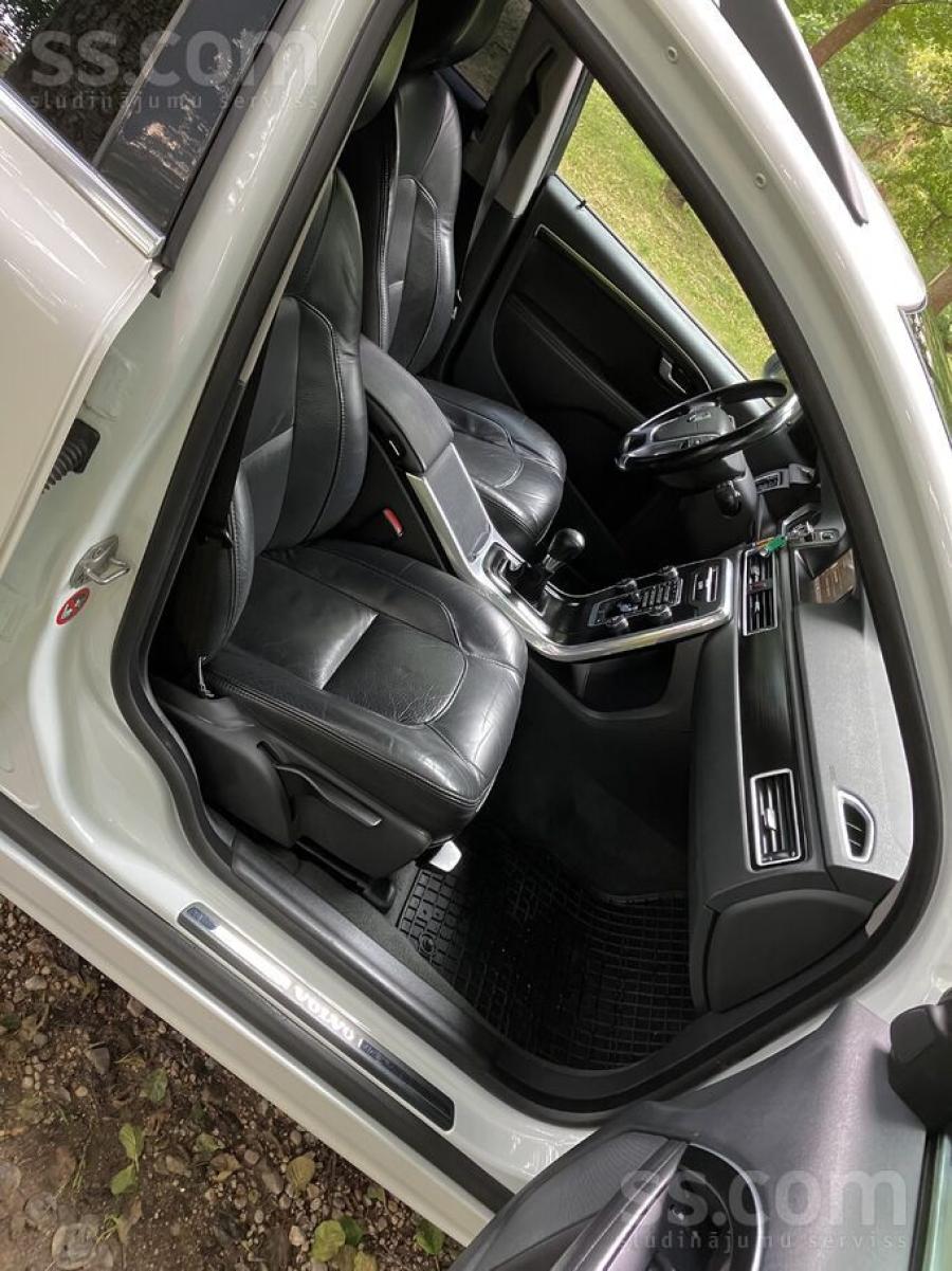 Balts Volvo V70 2013 Liepāja, ar dzinēja tilpumu 1.60 L un nobraukumu 301 tūkst. km par 3500 €, foto 11 vietnē AUTOMOTO.COM.LV
